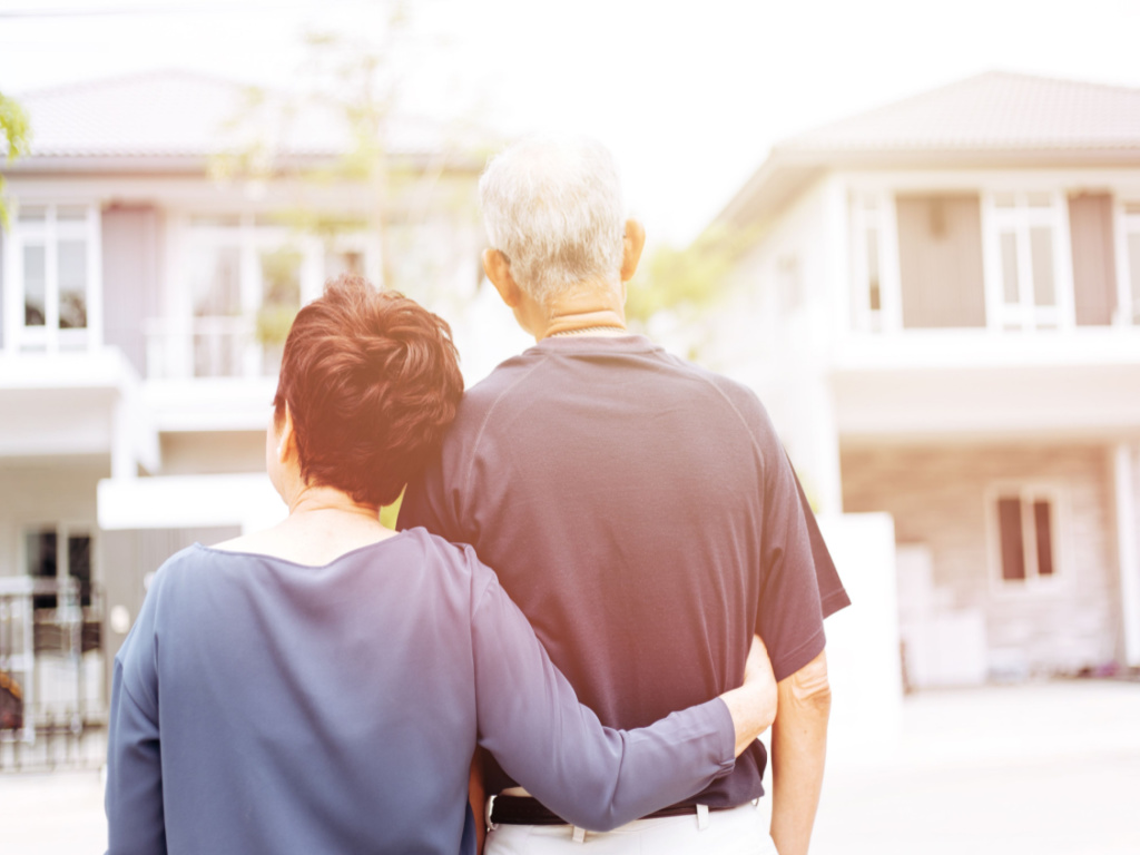 4 Senior Housing Options to Consider In 2022 - Housing Programs